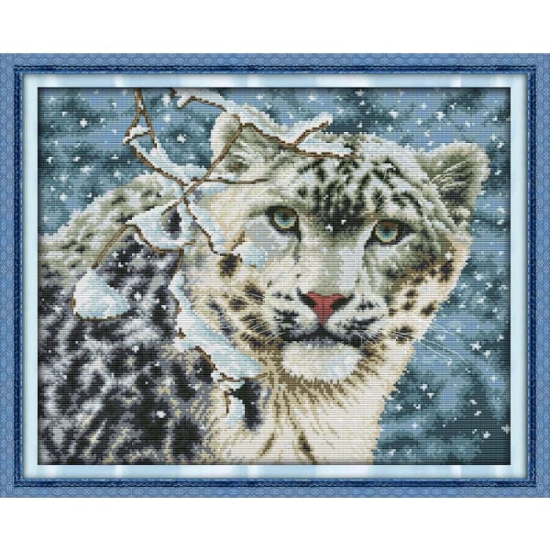 Snow leopard – NEEDLEWORK KITS